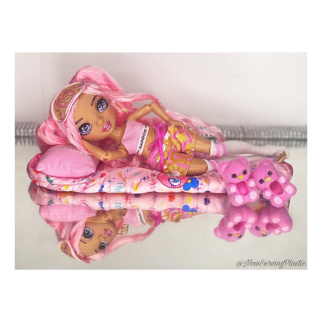 Rainbow High Slumber Party dolls: Marisa Golding, Brianna Dulce, Robin ...