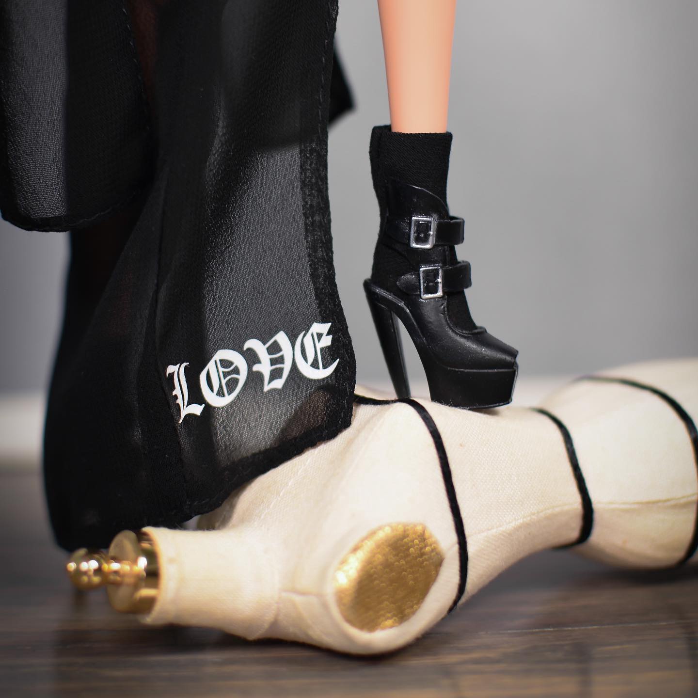 Barbie Tribute Collection Vera Wang doll - YouLoveIt.com