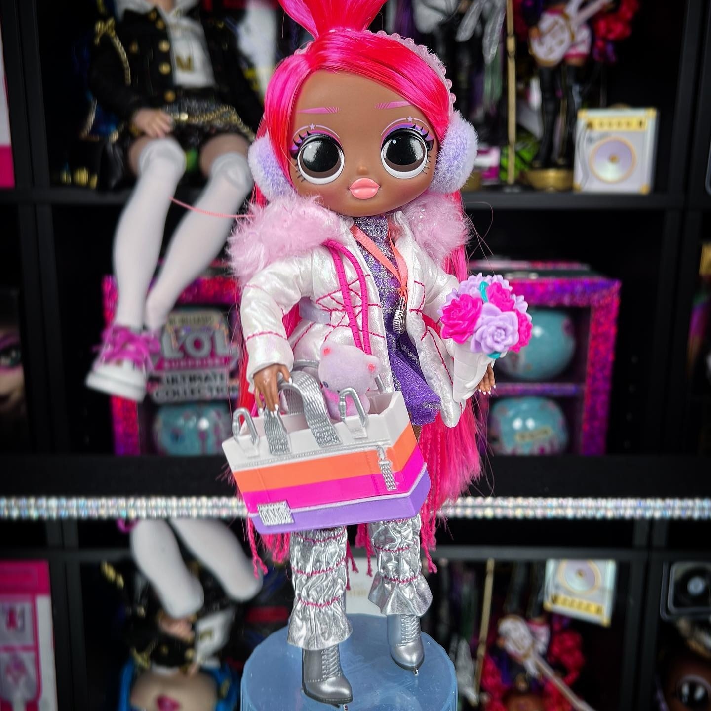 LOL OMG Sports Skate Boss and Kicks Babe dolls: figure skater and ...