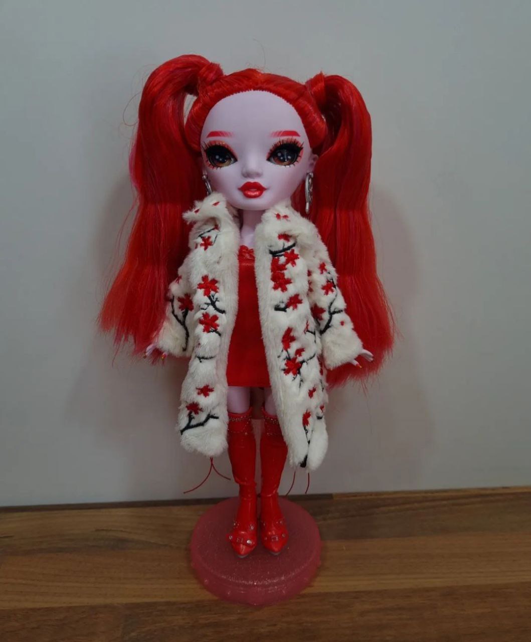 Shadow High series 3 dolls: Berrie Skies, Pinkie James, Rosie Redwood ...