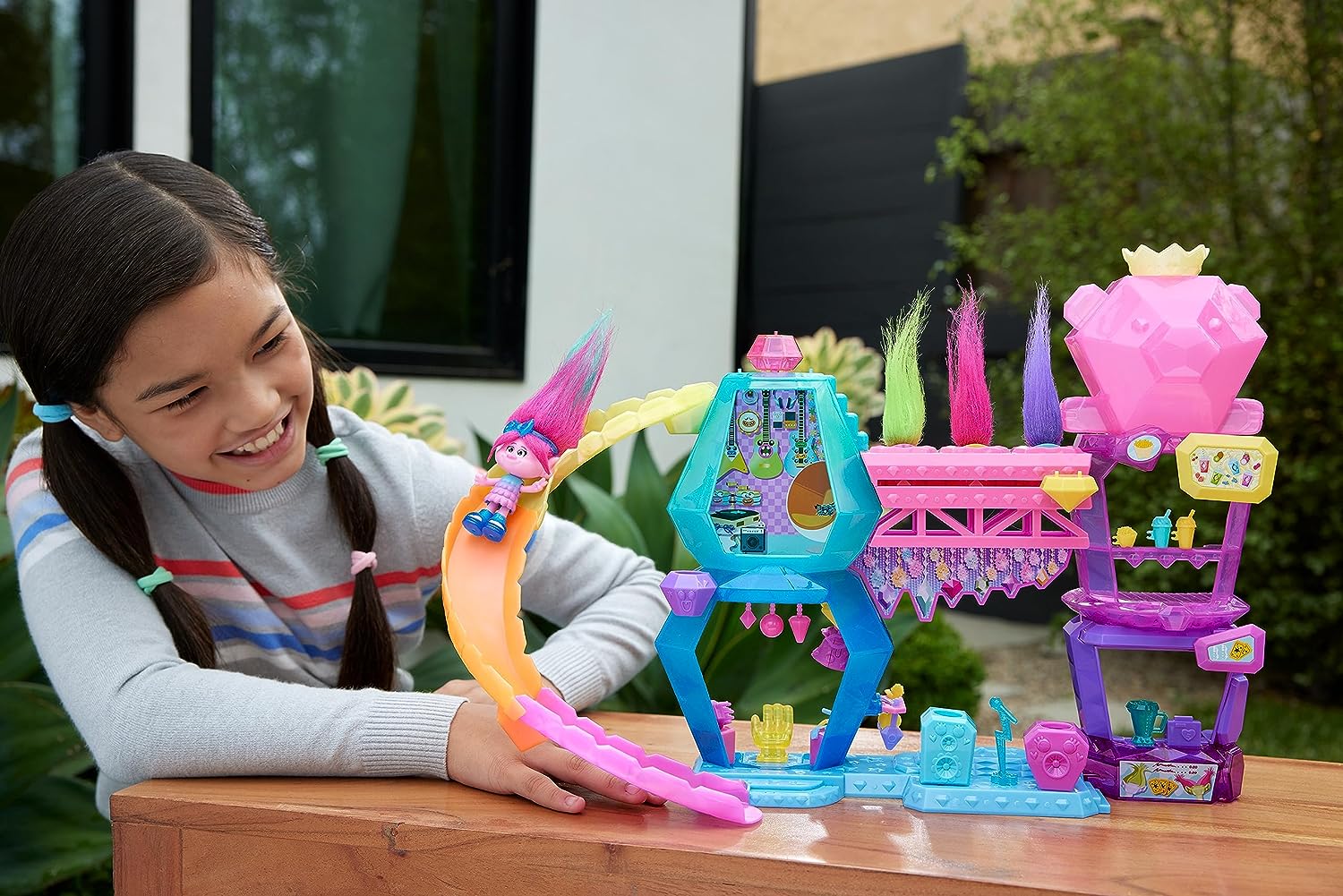 Trolls Band Together Mount Rageous Playset with Queen Poppy small doll ...