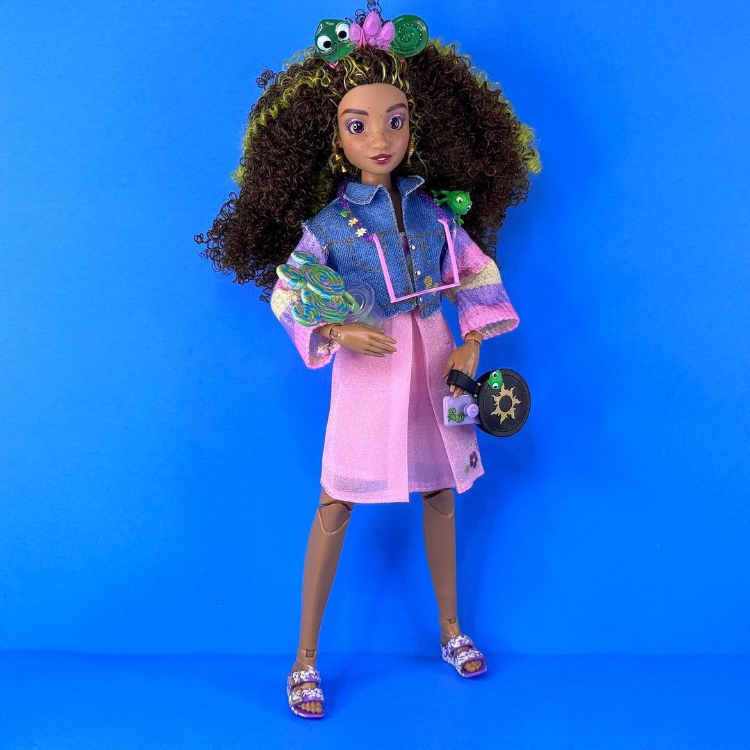 New Disney Ily 4ever dolls Snow White, Belle, Ariel, Tiana, Rapunzel ...