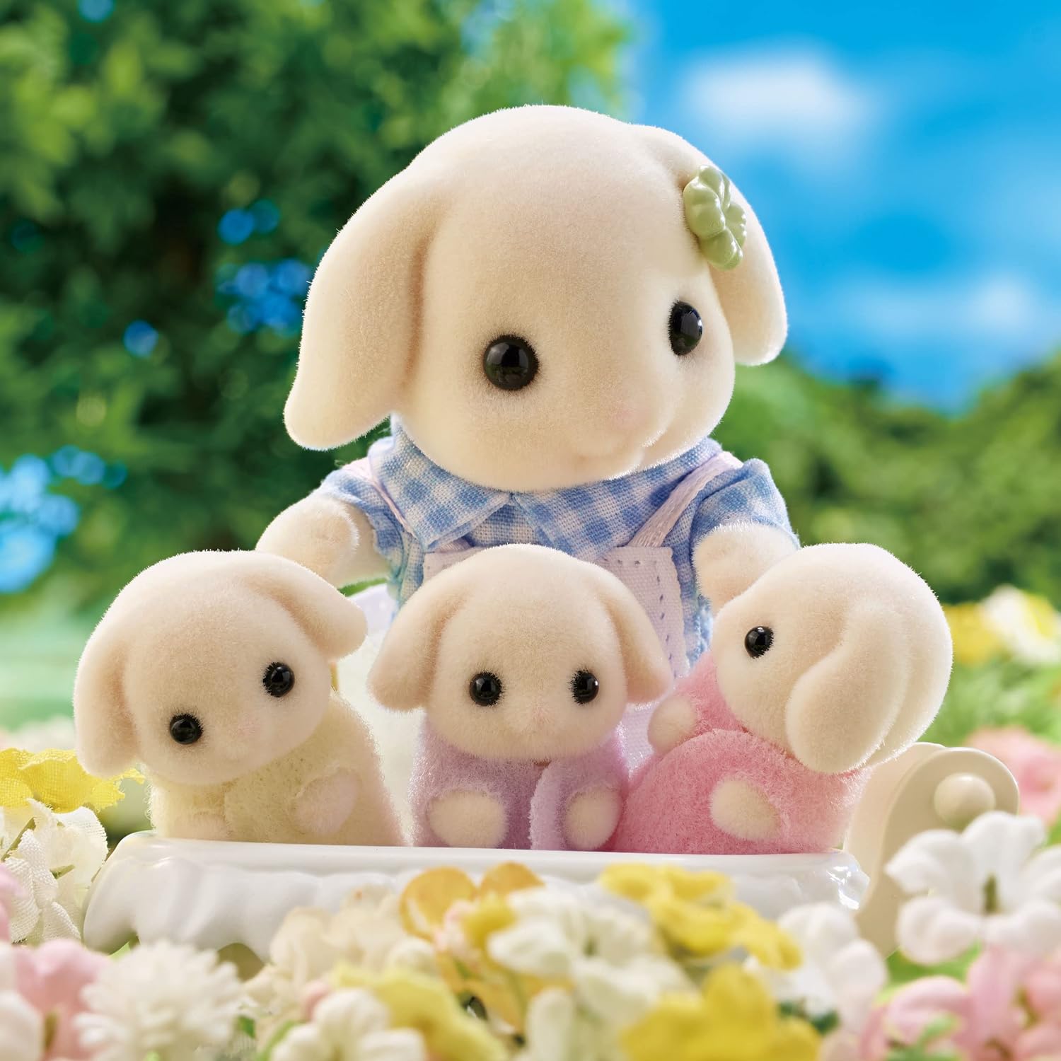 Calico Critters Flora Rabbit Family set - YouLoveIt.com