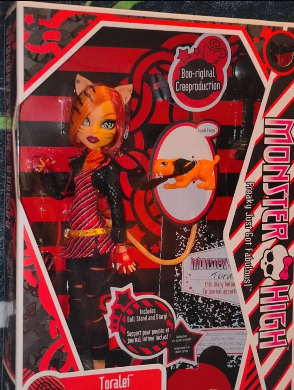 Monster High Creeproductions Toralei Stripe, Meowlody & Pursephone ...