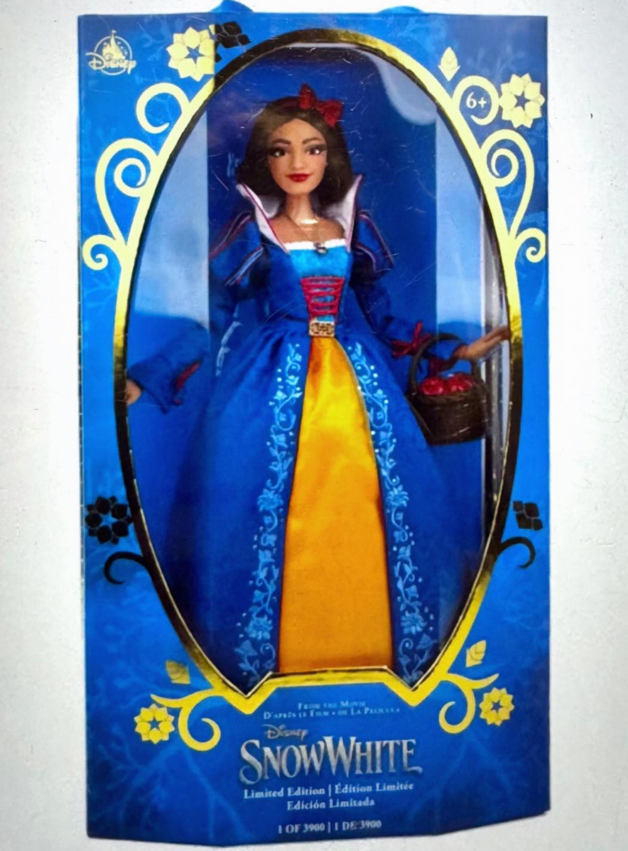 Disney Store 2025 Limited Edition Snow White and Evil Queen Live Action ...