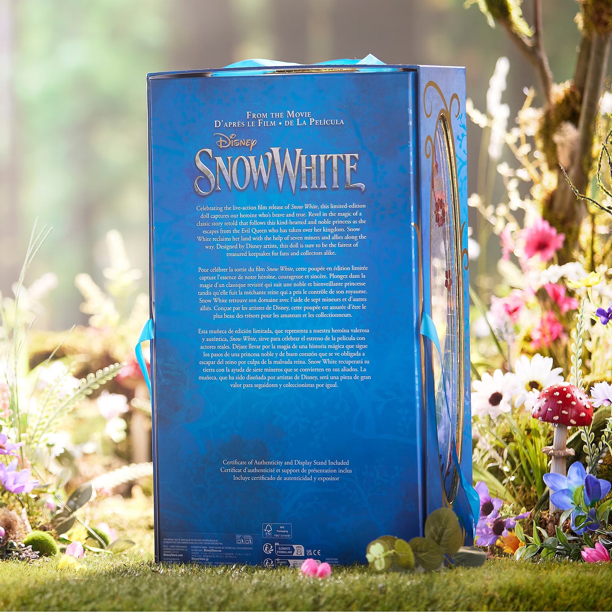 Disney Store 2025 Limited Edition Snow White and Evil Queen Live Action ...