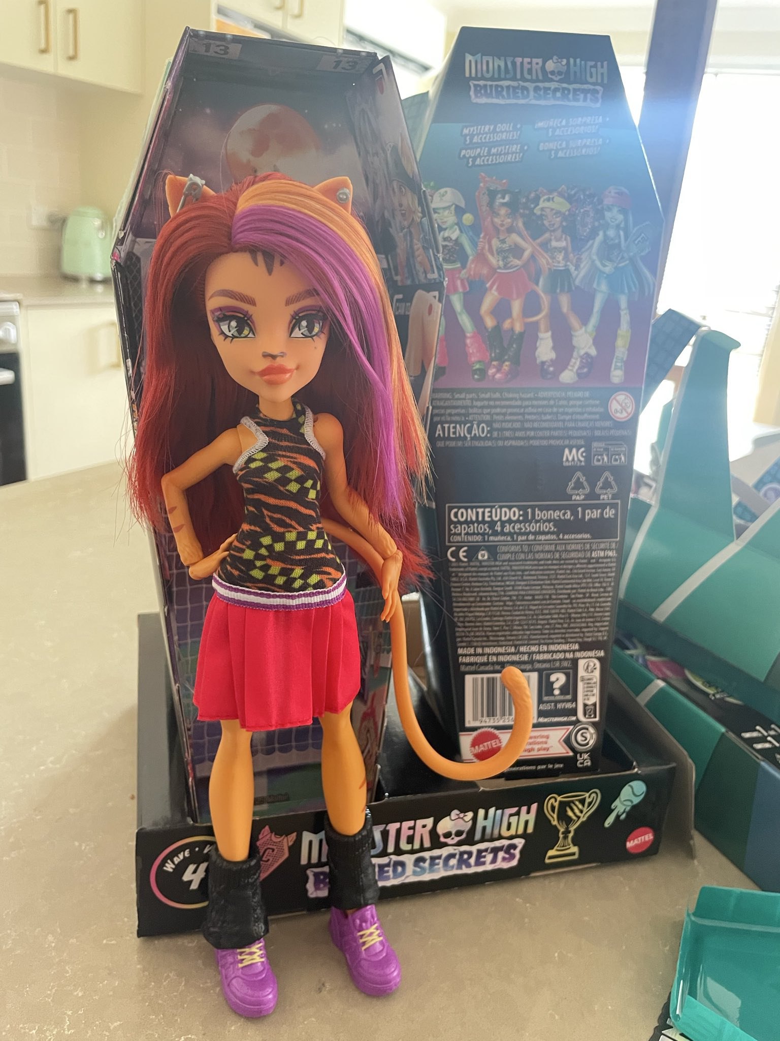 Monster High Buried Secrets 4 Courtside Fang-Out dolls - YouLoveIt.com