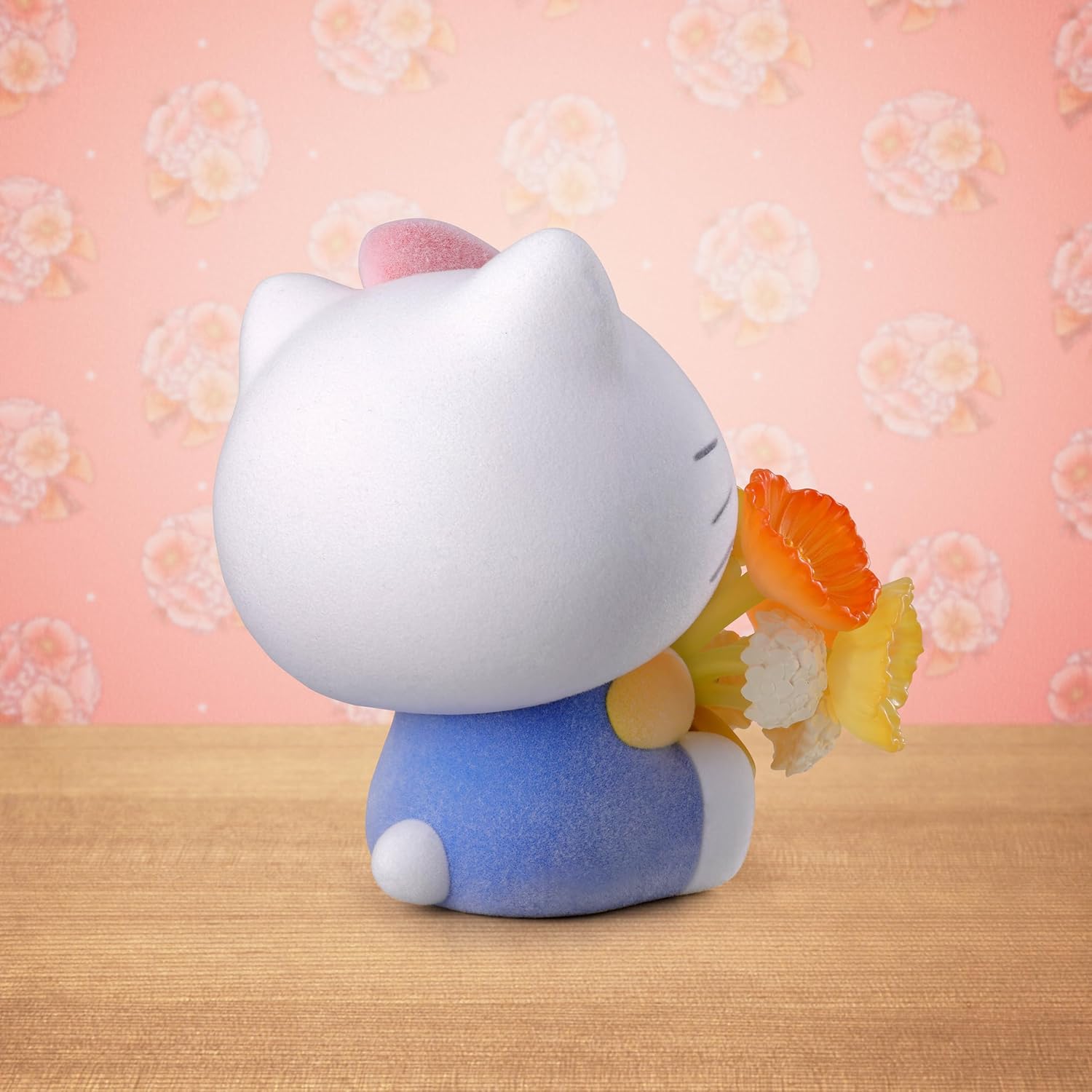 Hello Kitty and Friends mofamofy figures with flowers - YouLoveIt.com